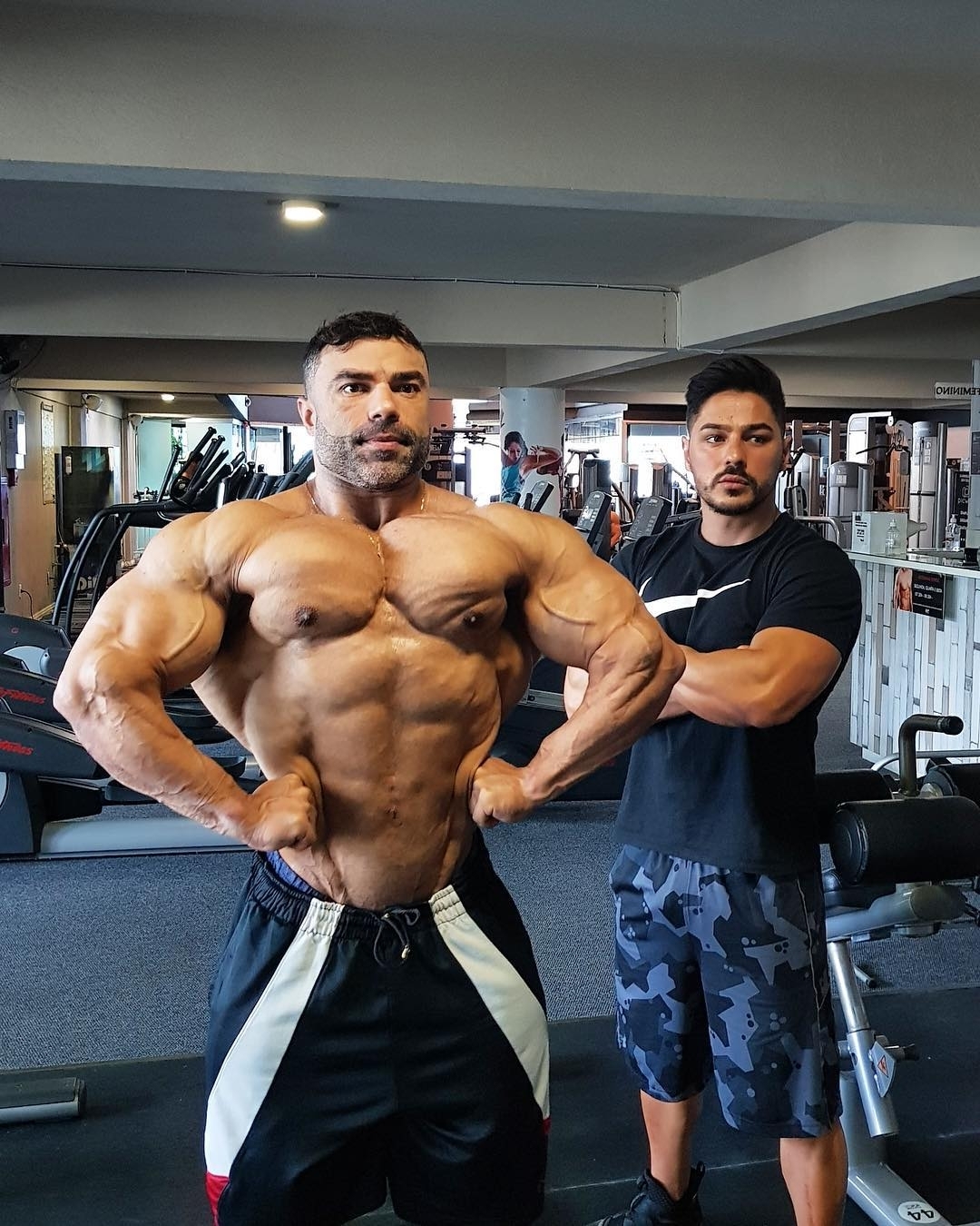 Ronnie.cz - Eduardo Correa